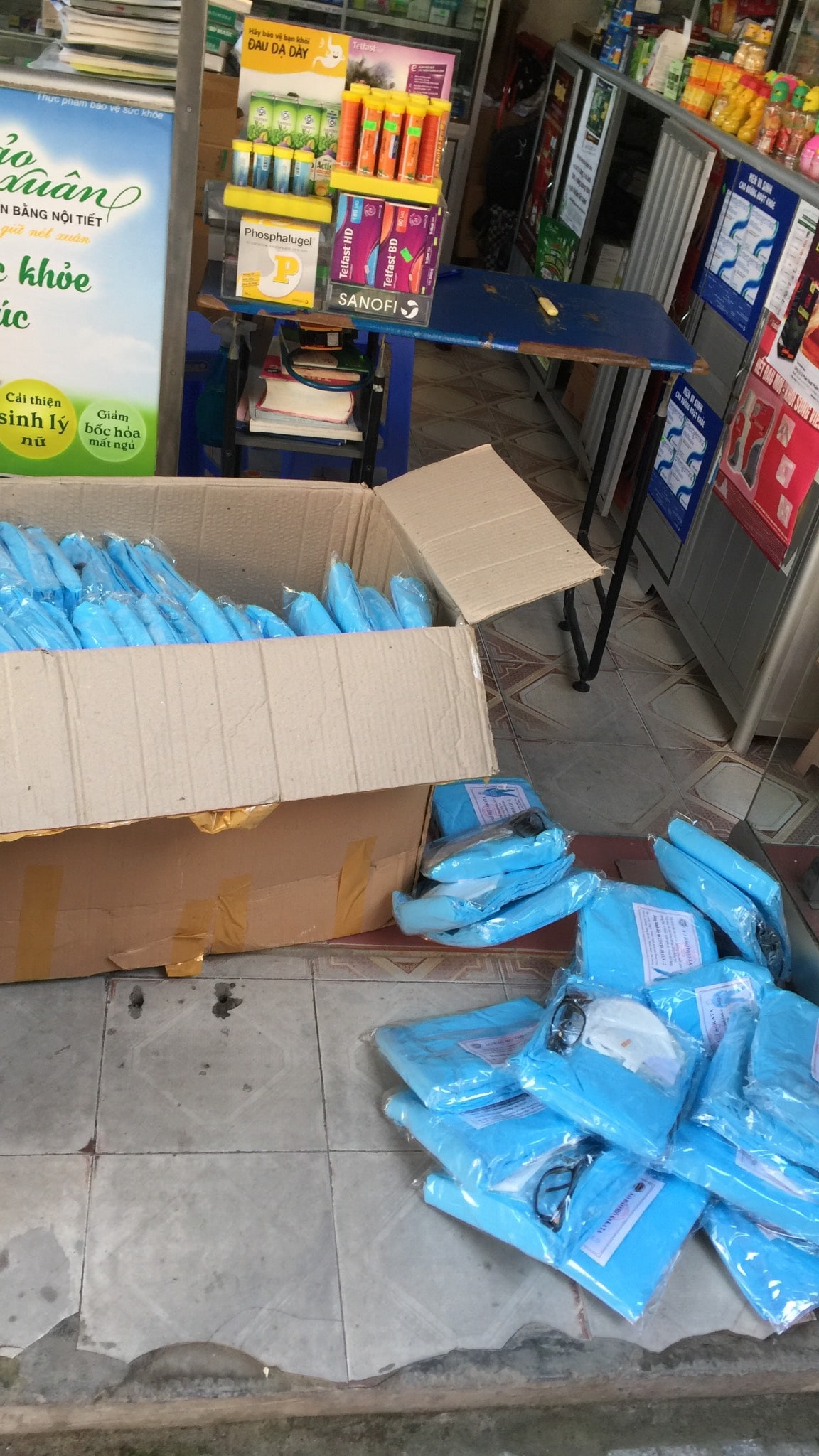 Supply medical scrubs kits, medical mask for vessel.